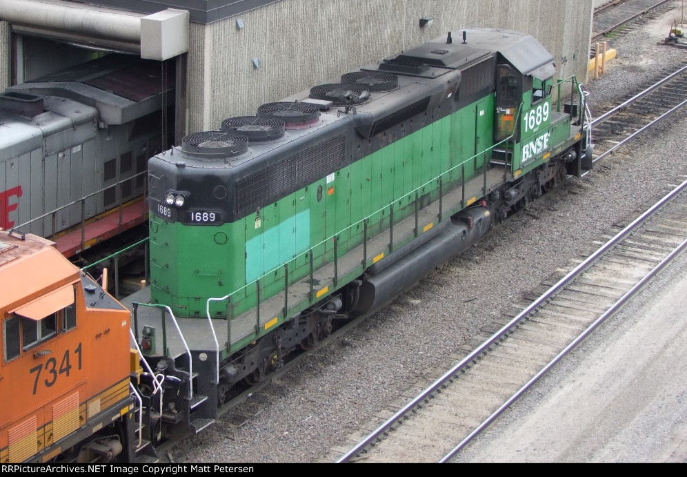BNSF 1689